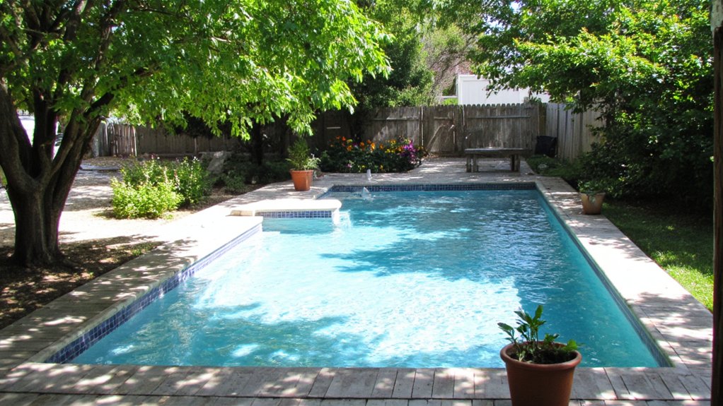 23 Gorgeous Backyard Swimming Pool Ideas For Everyday Relaxation - Love ...